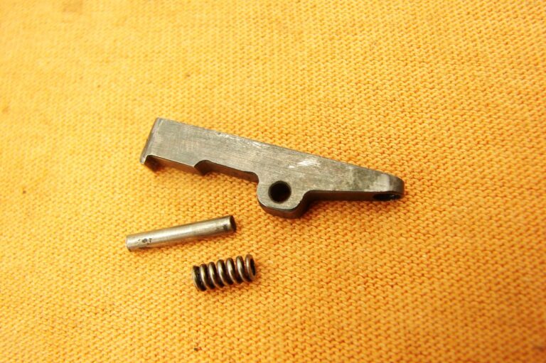 SIG P210 EXTRACTOR M/49 NEUHAUSEN - Genuine militaria