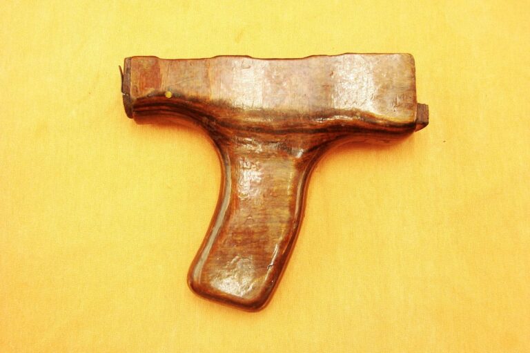 ROMANIAN AK47 AKM FOREGRIP - Genuine militaria